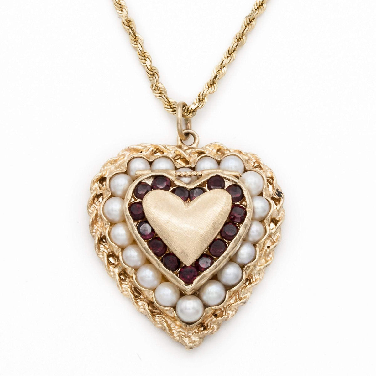 Pearl necklace with heart locket store