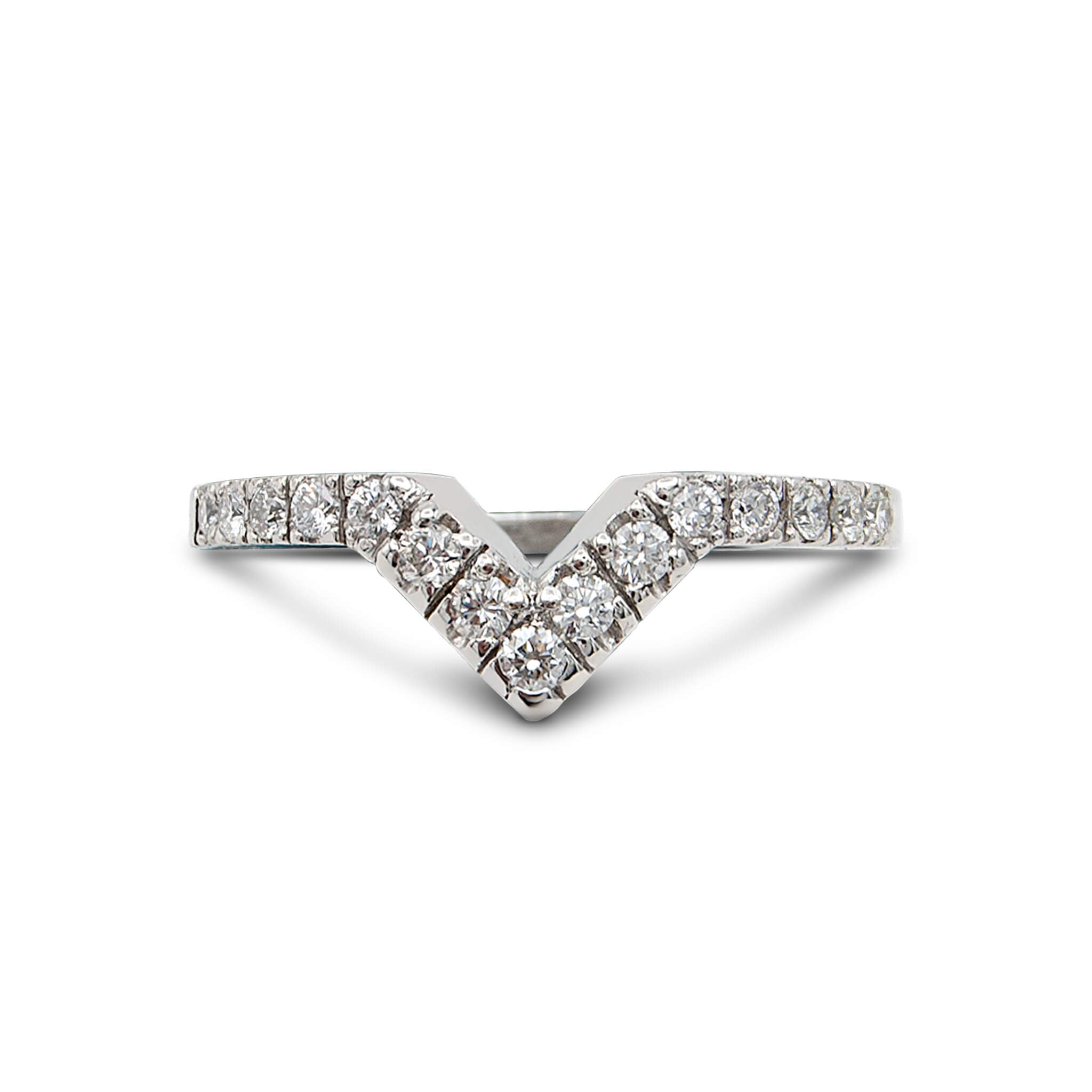 Platinum contoured wedding band | Beachweddingtips.com